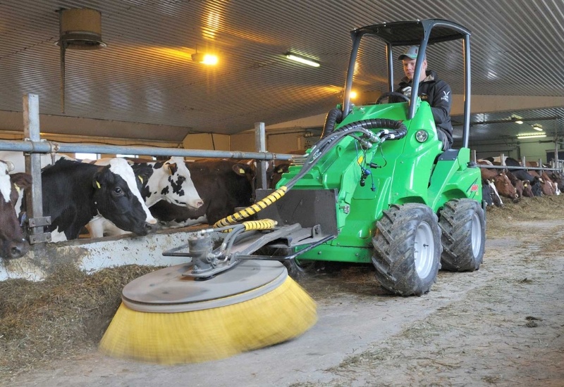 Carousel Broom | Loader Attachment | Avant NZ